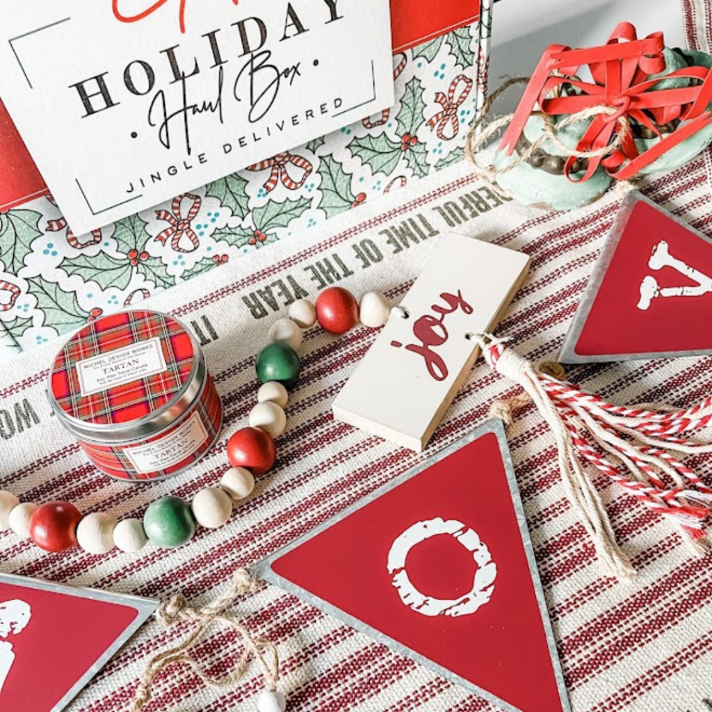 Holiday Haul Box helps you quickly decorate your home for the holidays ...